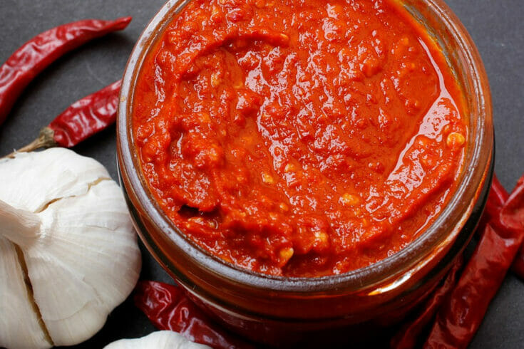 10 Amazing Alternatives Of Chili Sauce To Have In Kitchen - The Rusty Spoon