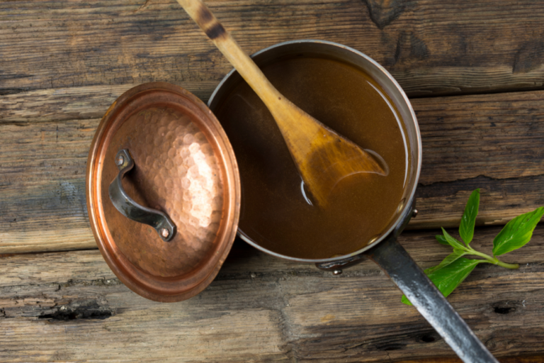 What’s The Difference Between Brown Gravy And Beef Gravy? - The Rusty Spoon