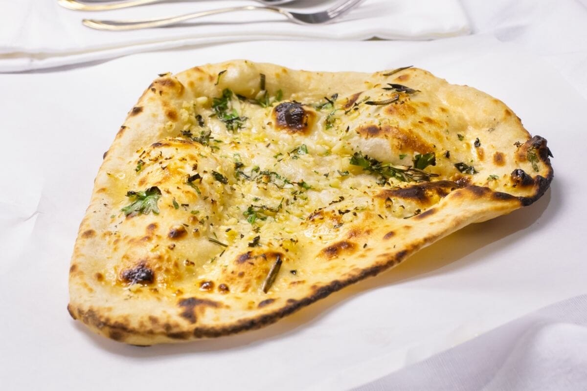 5 Amazing Garlic Infused Bread Recipes - The Rusty Spoon