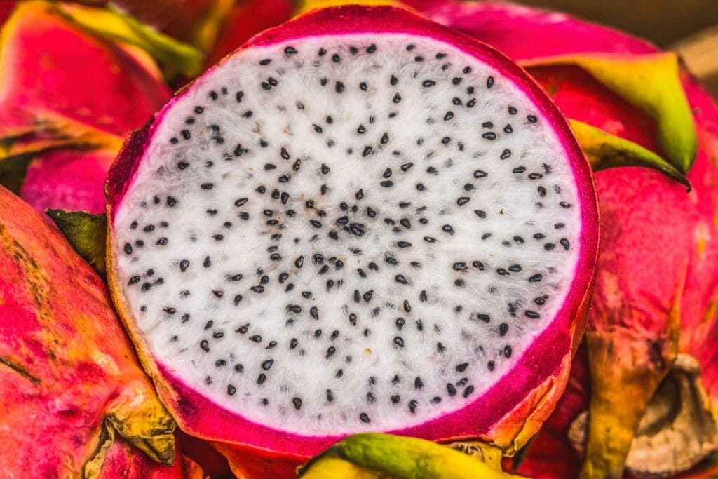 What Does Dragon Fruit Taste Like, And How Do You Eat It? - The Rusty Spoon