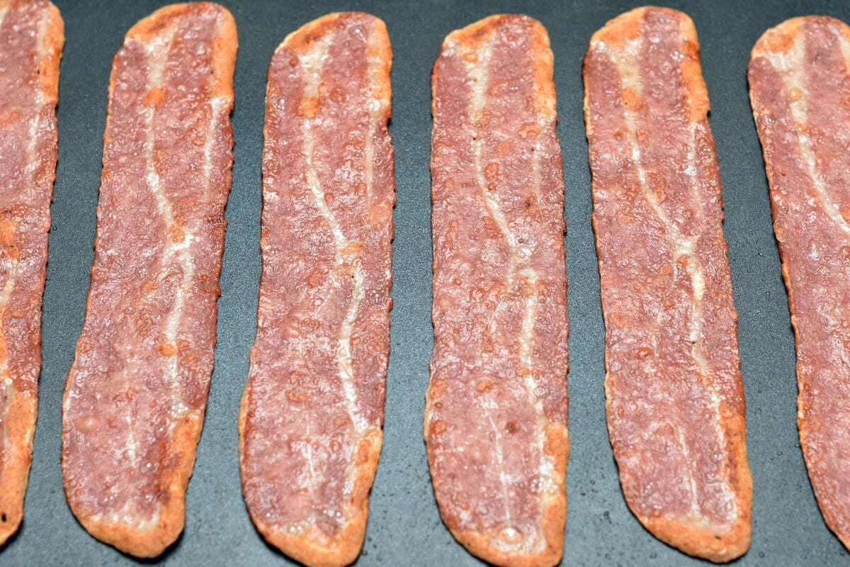 Definitive Guide To Know How To Tell If Turkey Bacon Is Done? - The ...