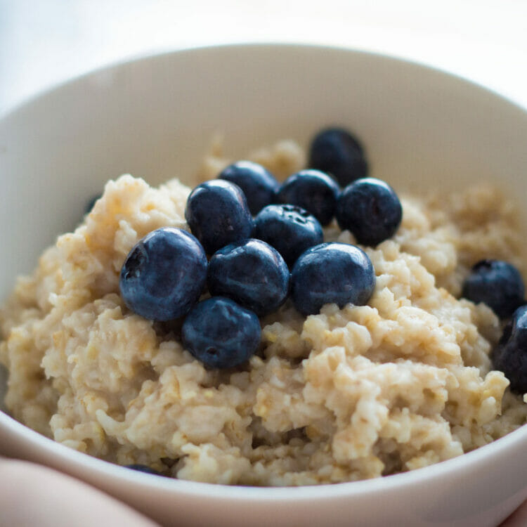 Oats Side Effects (Is It Good To Eat Oatmeal Every Day?) - The Rusty Spoon
