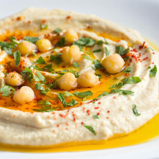 What Does Hummus Taste Like? - The Rusty Spoon
