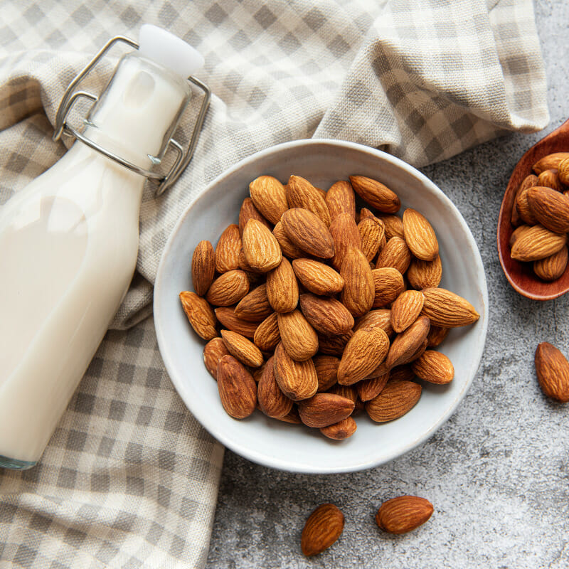 What Does Almond Milk Taste Like? - The Rusty Spoon