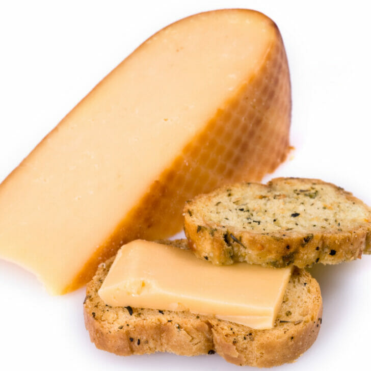 What Does Smoked Gouda Taste Like? - The Rusty Spoon