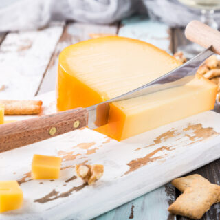 What Does Smoked Gouda Taste Like? - The Rusty Spoon
