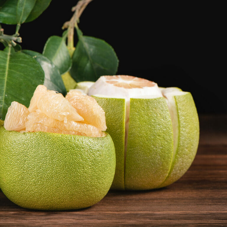 What Does Pomelo Taste Like? - The Rusty Spoon