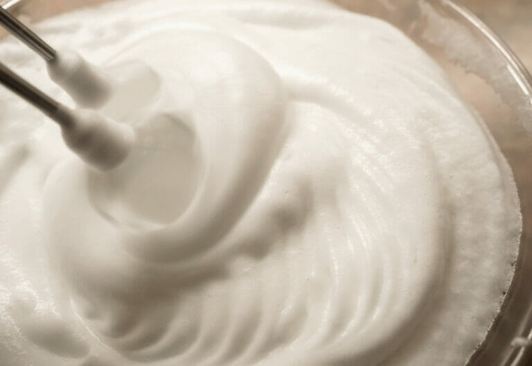 How To Beat Egg Whites To Stiff, Impressive Peaks Every Time? - The ...
